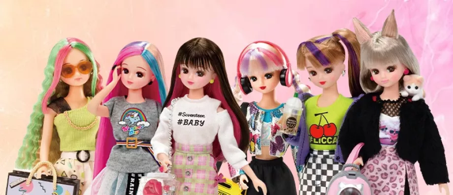 Avec ses grands yeux et son sourire pudique, Licca-chan est connue ...