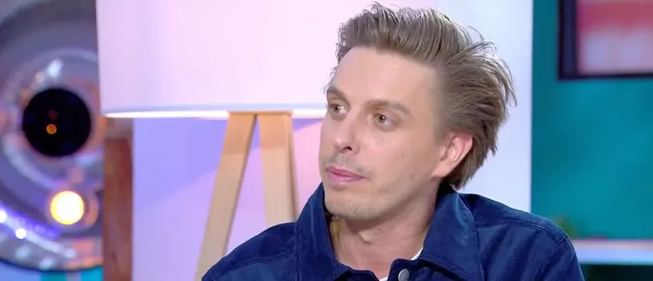 Le livre-enquête "Les Fossoyeurs" de Victor Castanet, qui dénonçait des ...